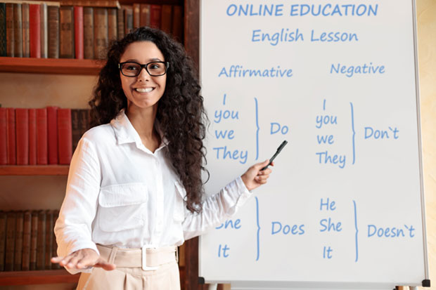 7 Things to Look for in an English Tutor - The English Circle